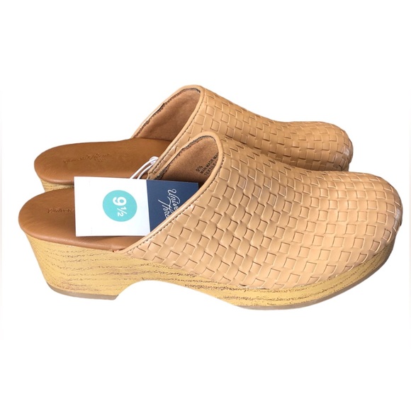 Universal Thread | Shoes | Nwt Universal Thread Light Brown Magnolia ...